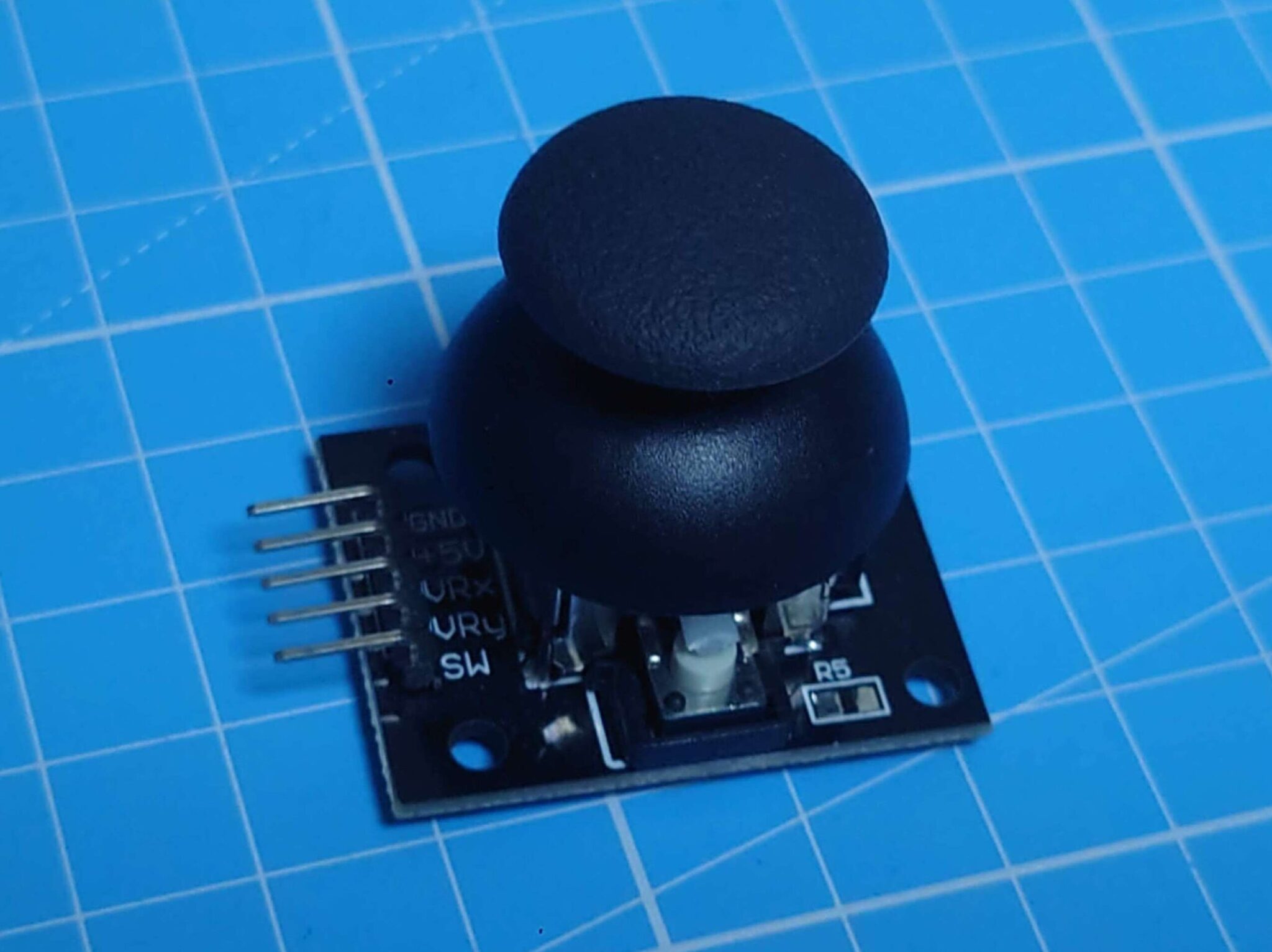 Arduinoで遊ぼう(20,ジョイスティック); – とりあえずメカのりまき